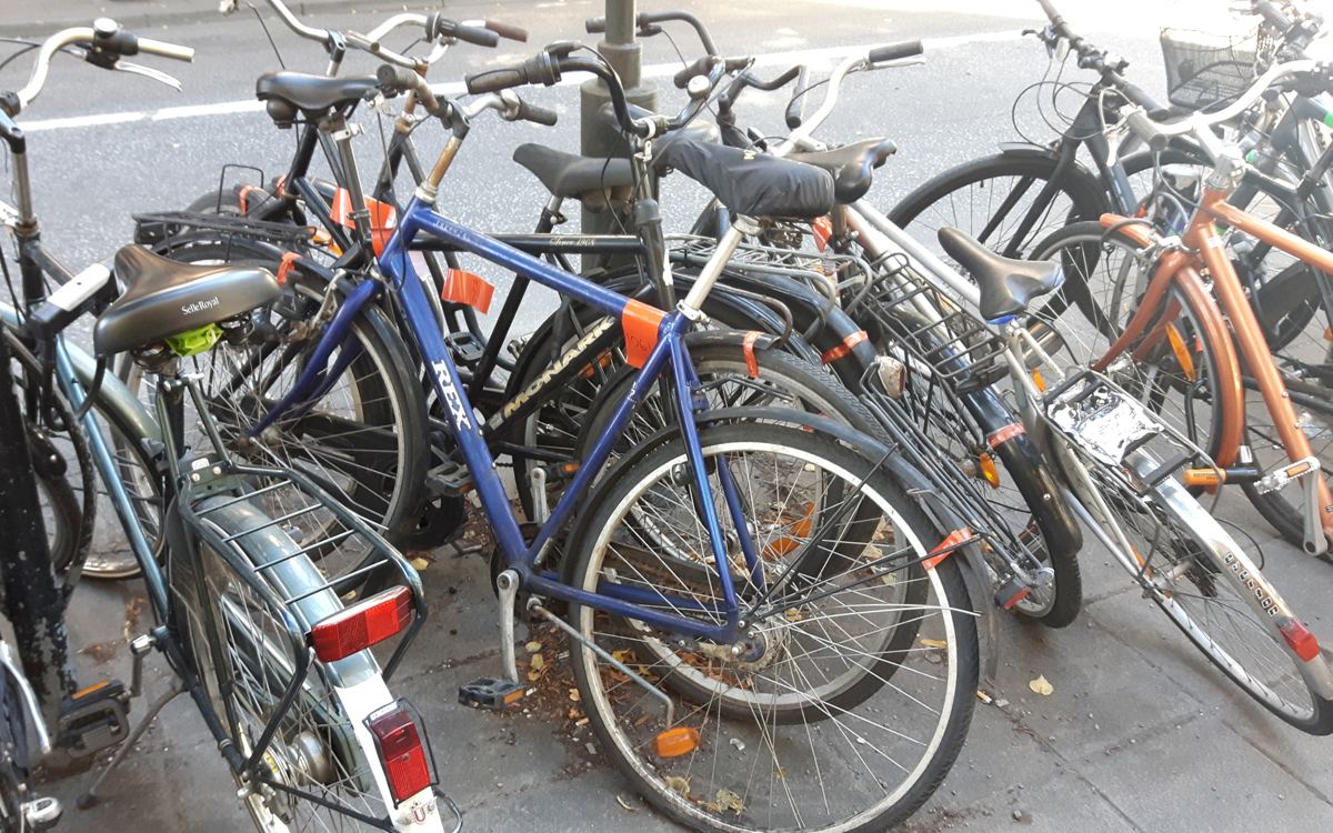 Parkering för motorcykel, moped och cykel - Stockholms stad
